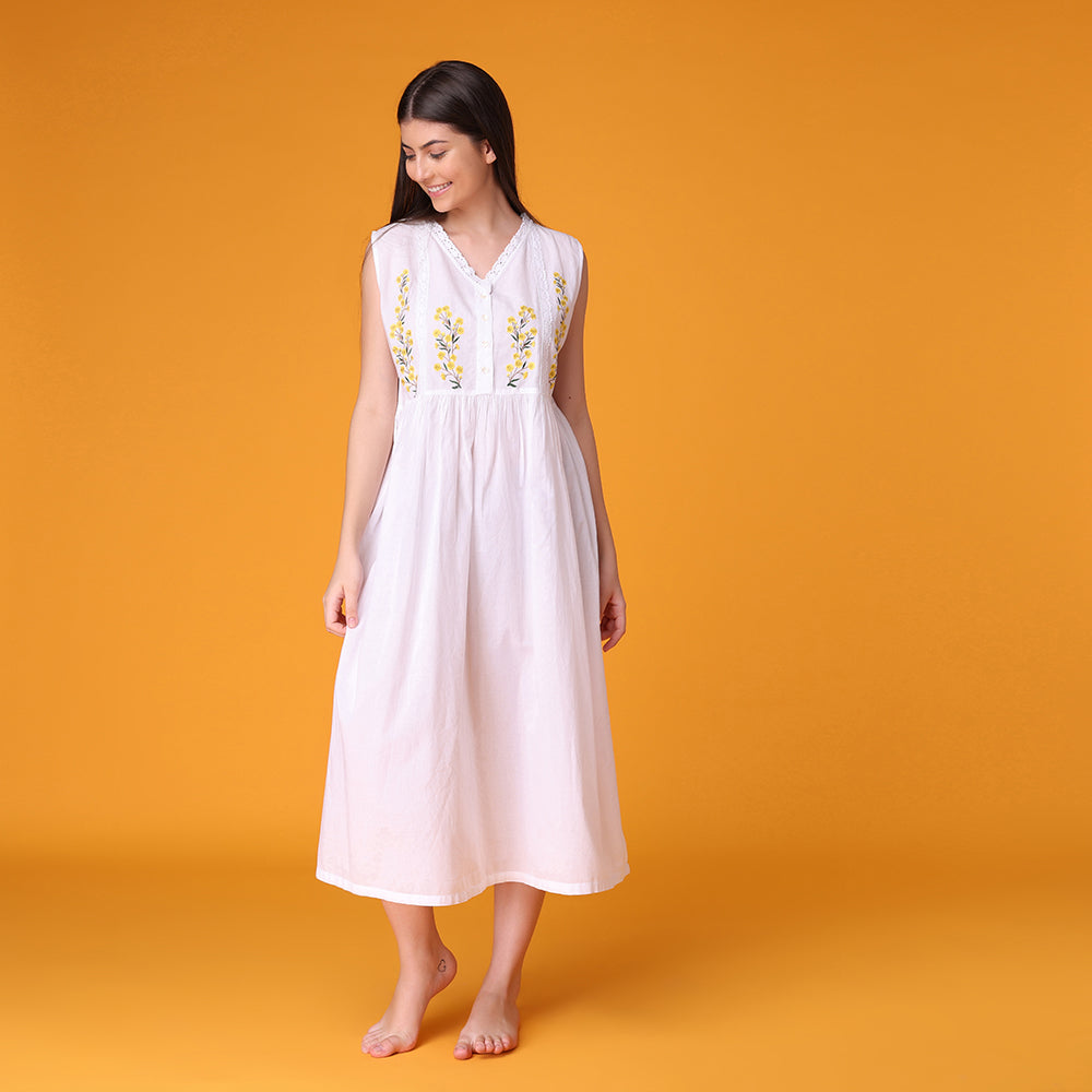 Cindy Gown – Victorian Nightgowns